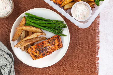 5. Saumon grillé aux épices à steak de Montréal, mayonnaise style Béarnaise