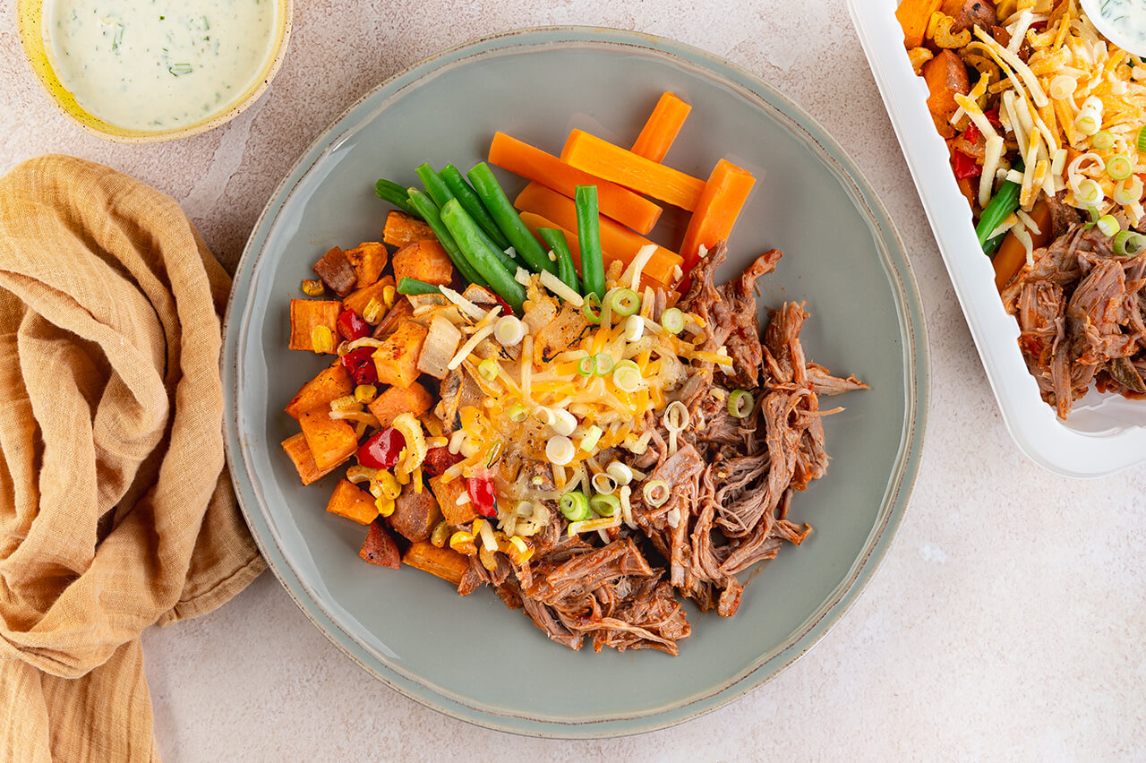 Smoked pulled pork, jalapeño ranch dressing