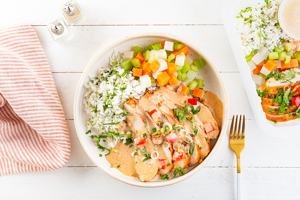 Bol de poulet grillé au cari rouge | WeCook