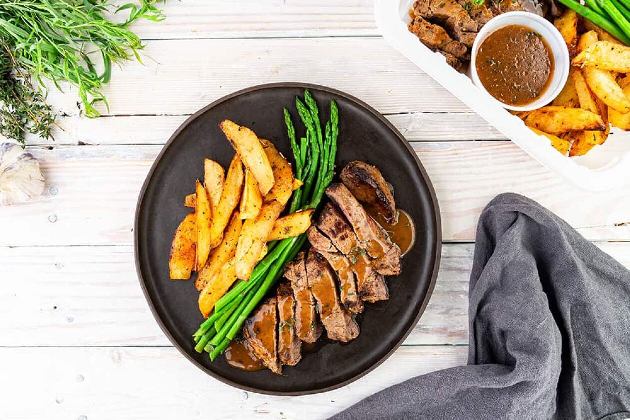 6. Beef filet mignon with chateaubriand sauce | MEAL | WeCook