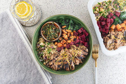 Bol de poulet grillé au sumac