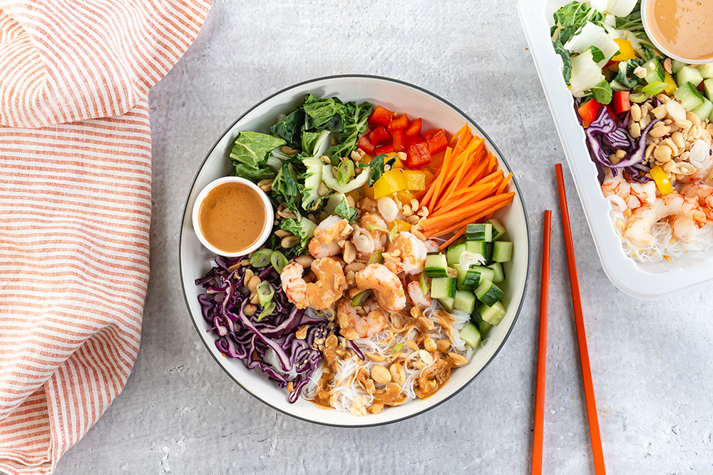 Shrimp spring roll salad with spicy peanut sauce | WeCook