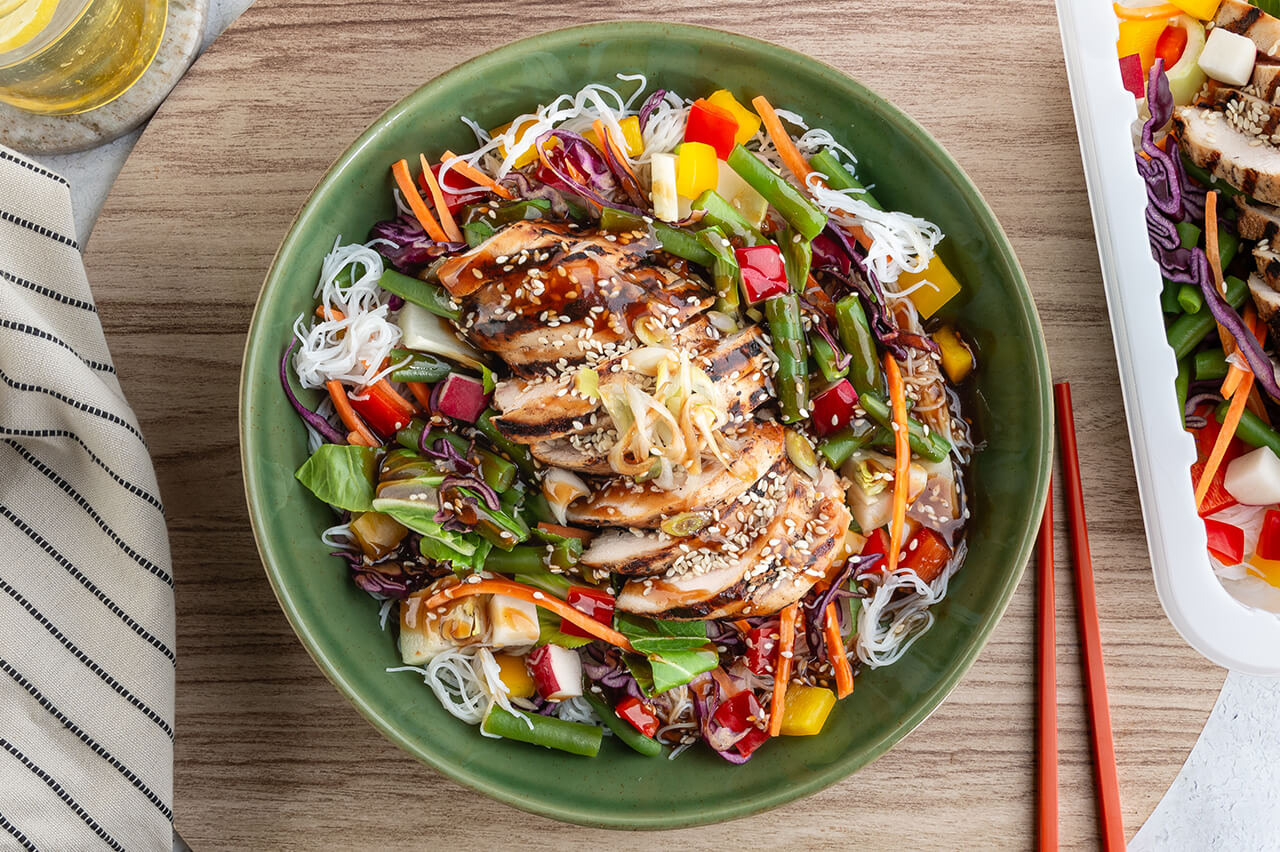 Salade de poulet grillé à l'asiatique