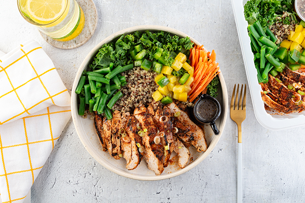 Bol de poulet chipotle grillé